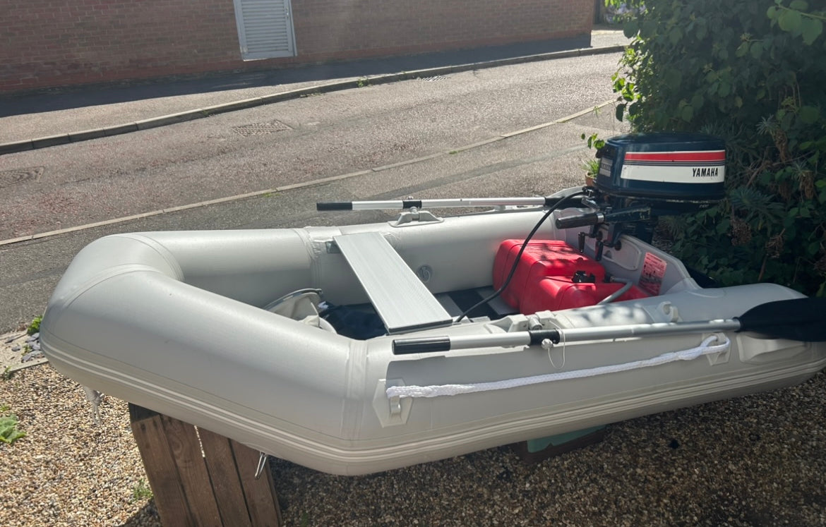 Inflatable dinghy 230 with Mariner 5hp outboard – Sailing-Matters